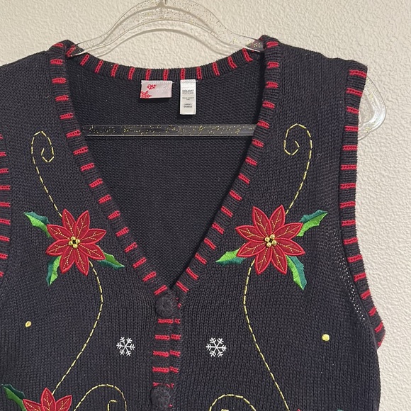 Holiday Editions | Jackets & Coats | Vintage Christmas Poinsettia Sweater Vest | Poshmark
